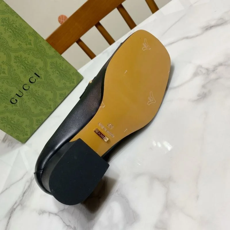 Accurate model Gucci Heeled Shoes