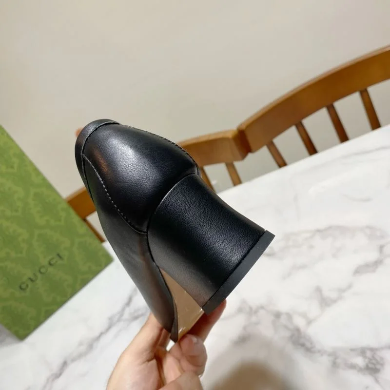 Accurate model Gucci Heeled Shoes