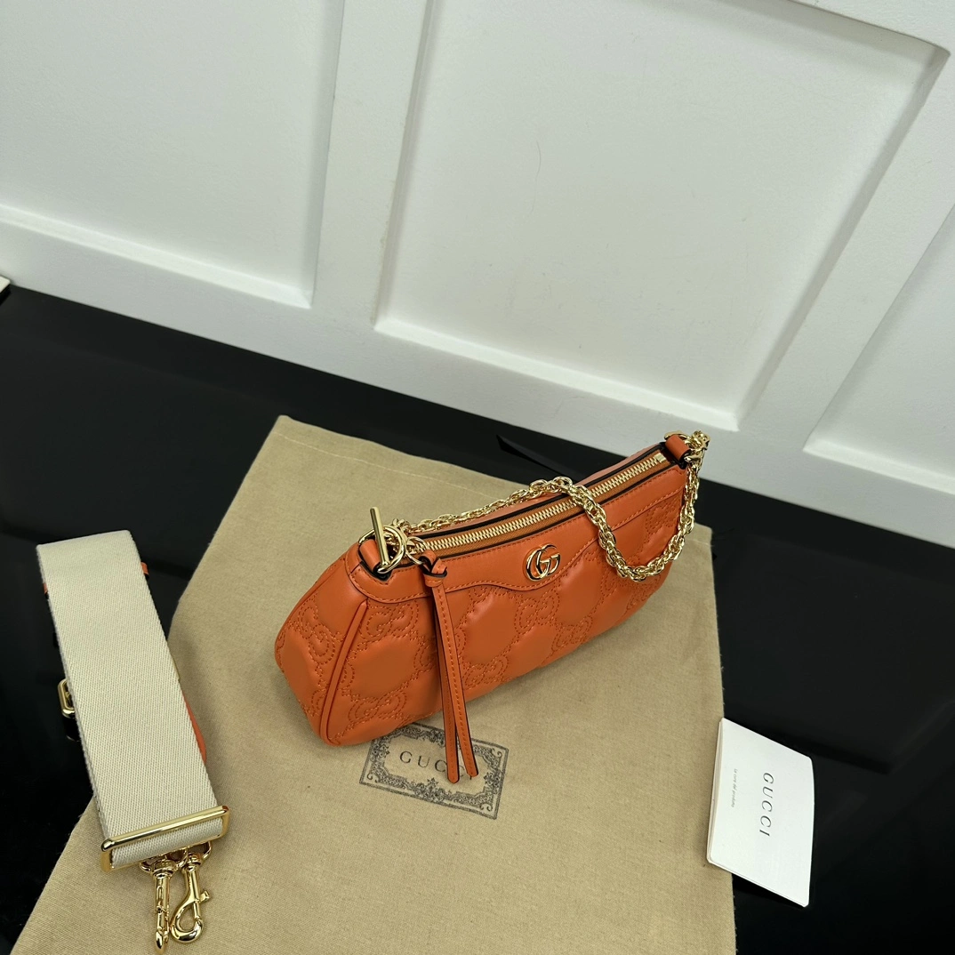 Top match Gucci Hobo Bags