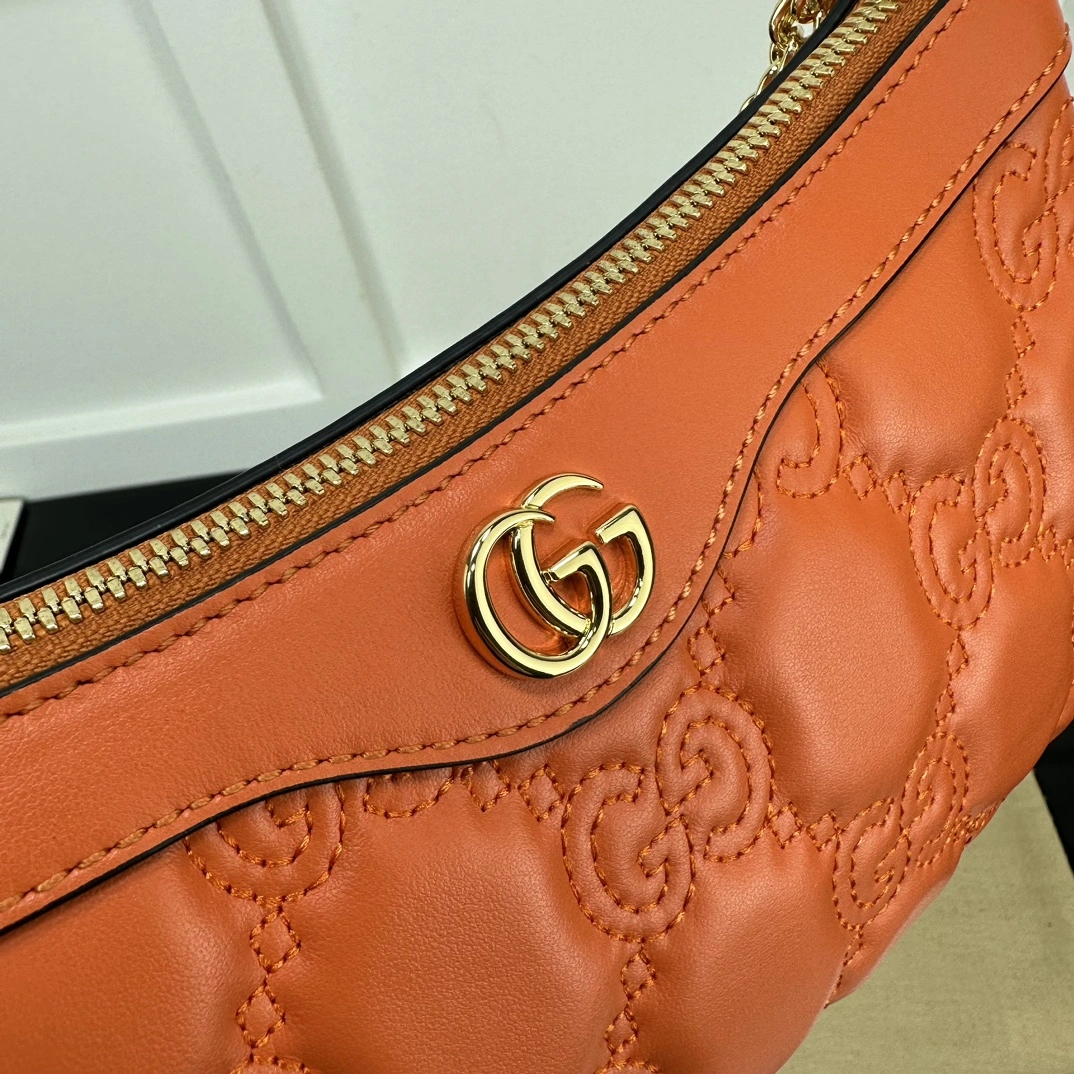 Top match Gucci Hobo Bags