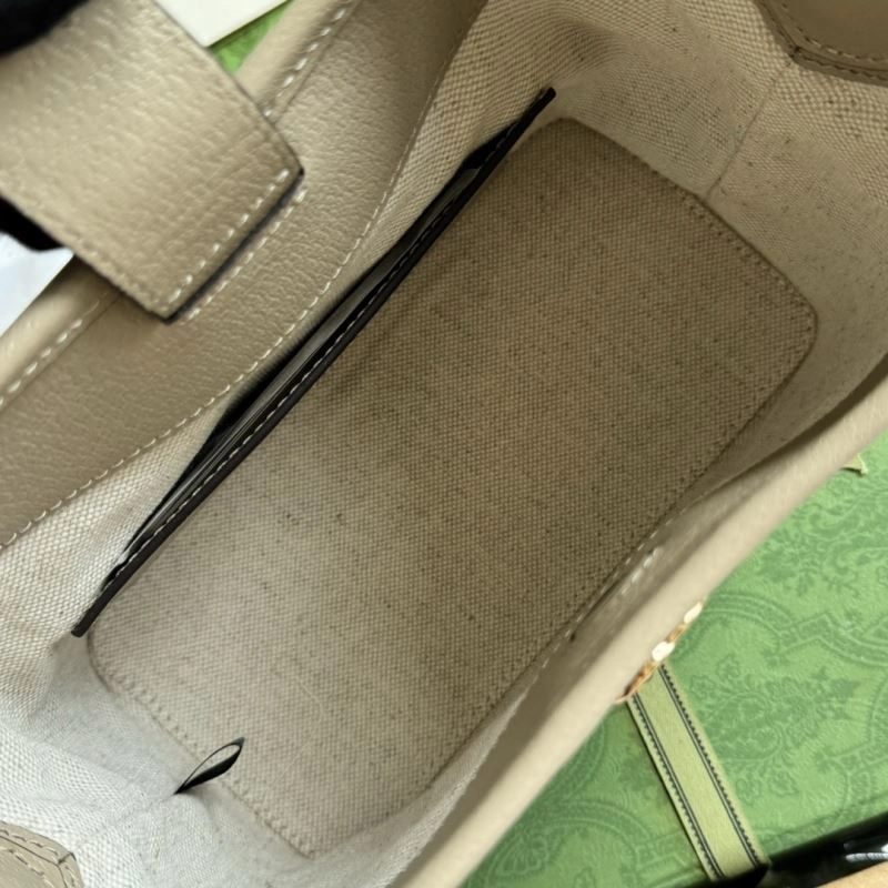 Top match Gucci Hobo Bags