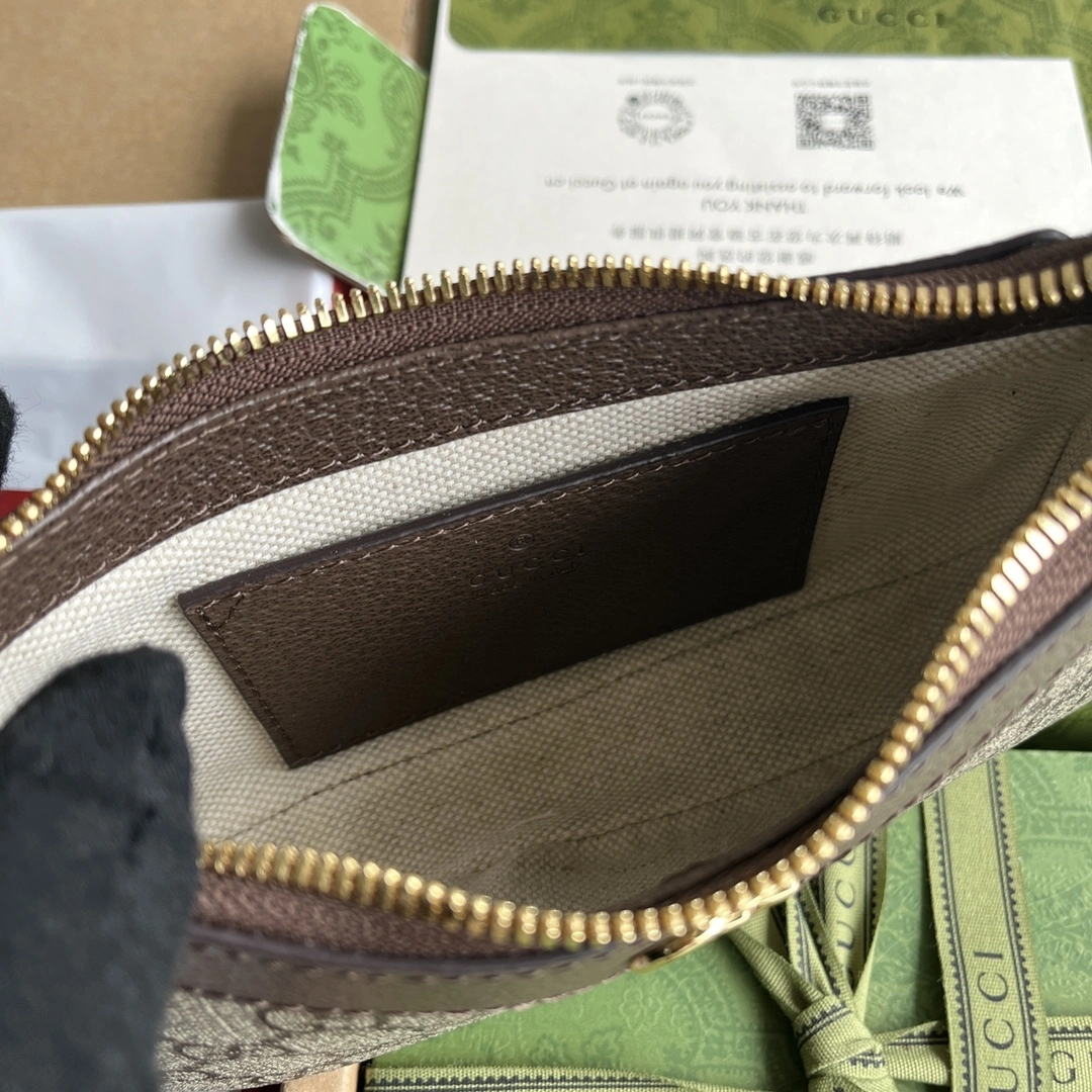 Value-priced Gucci Hobo Bags