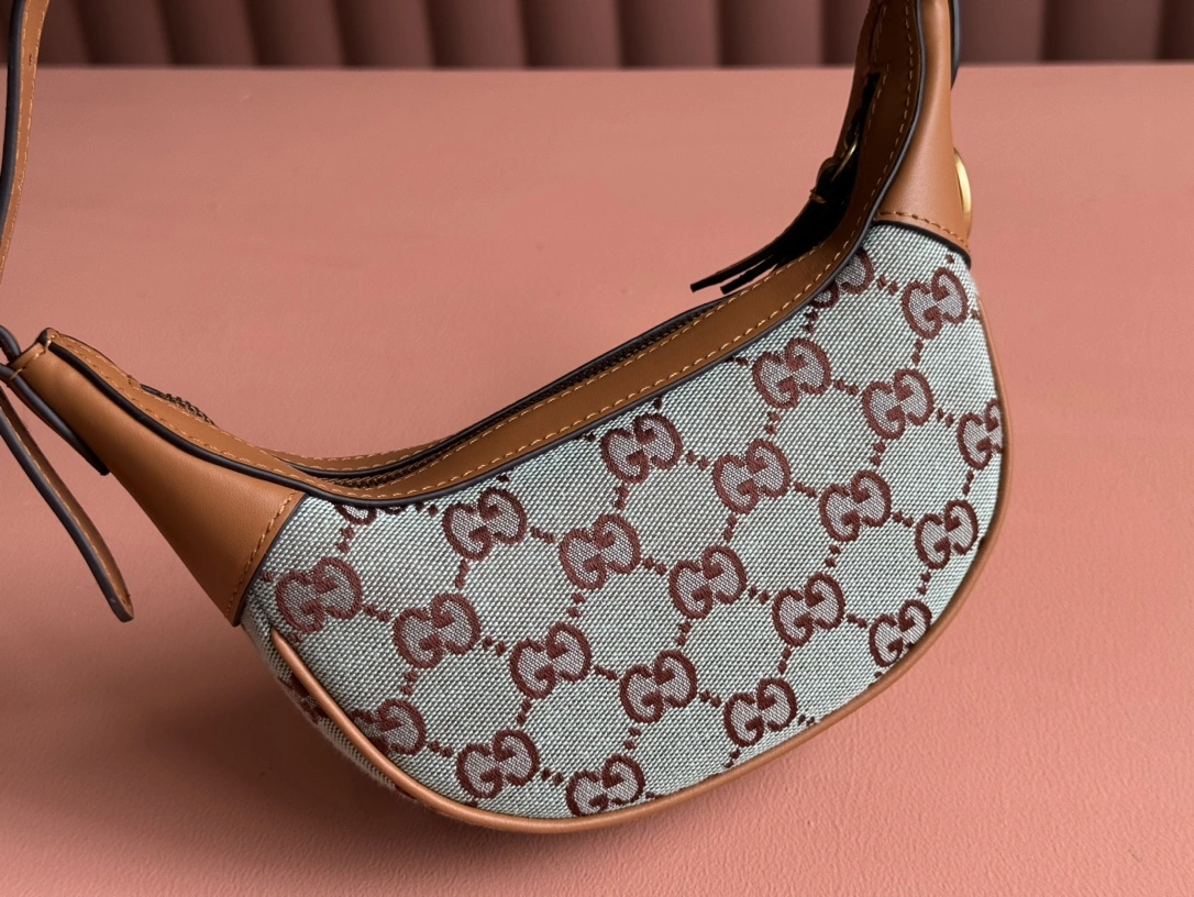 Budget-friendly Gucci Hobo Bags