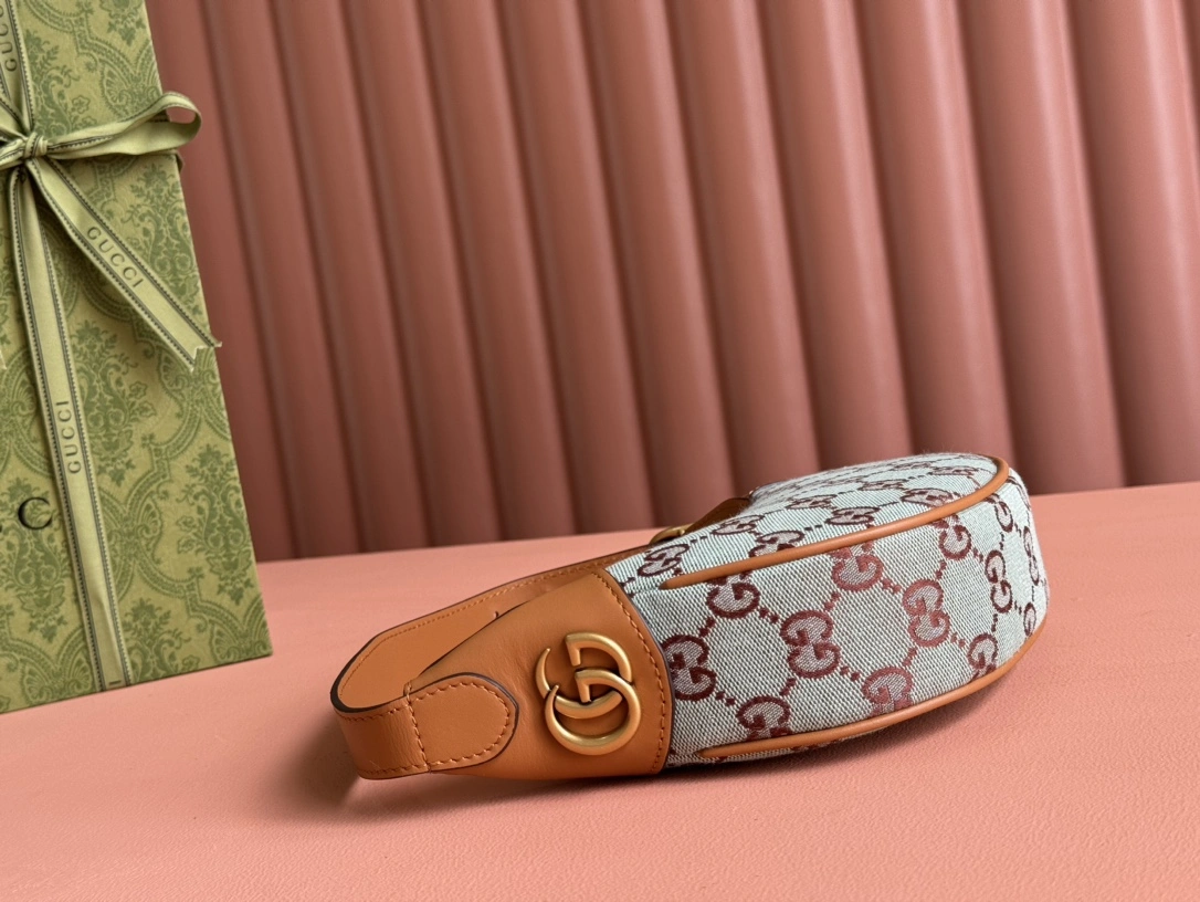 Budget-friendly Gucci Hobo Bags