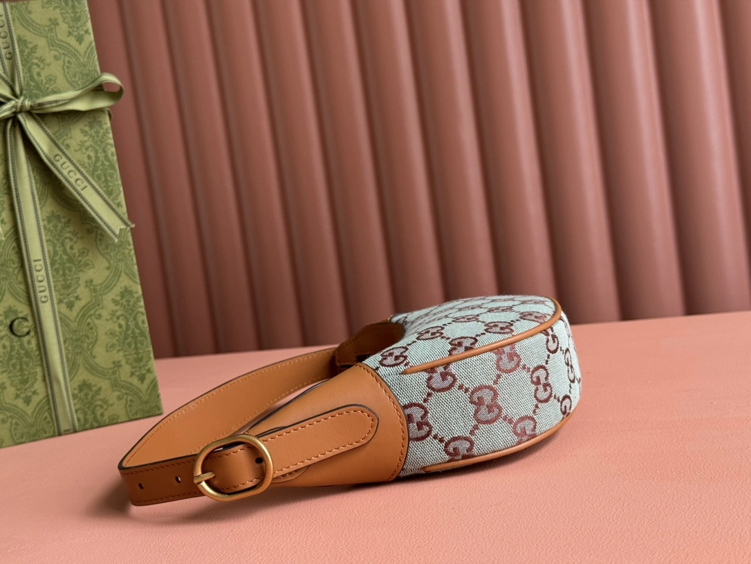 Budget-friendly Gucci Hobo Bags