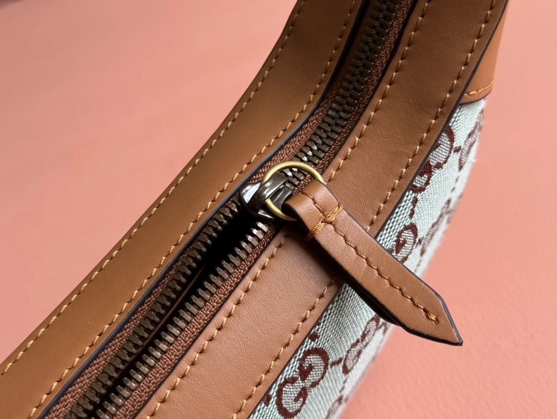Budget-friendly Gucci Hobo Bags