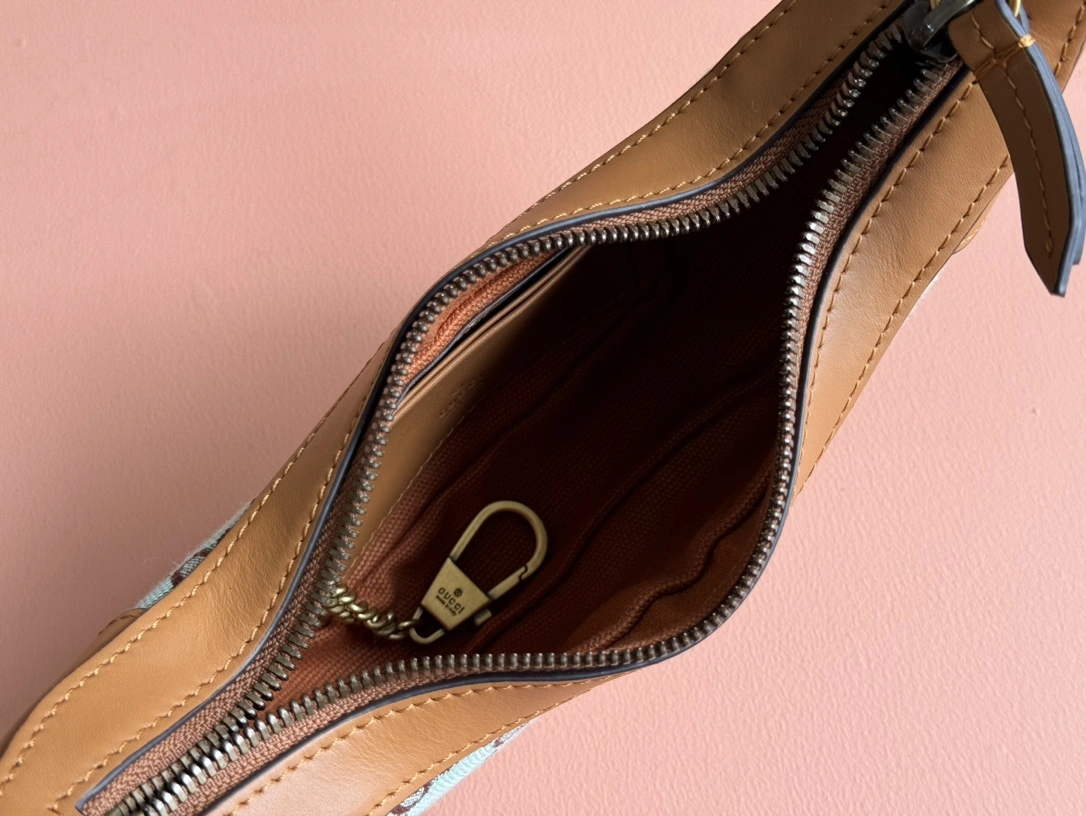 Budget-friendly Gucci Hobo Bags