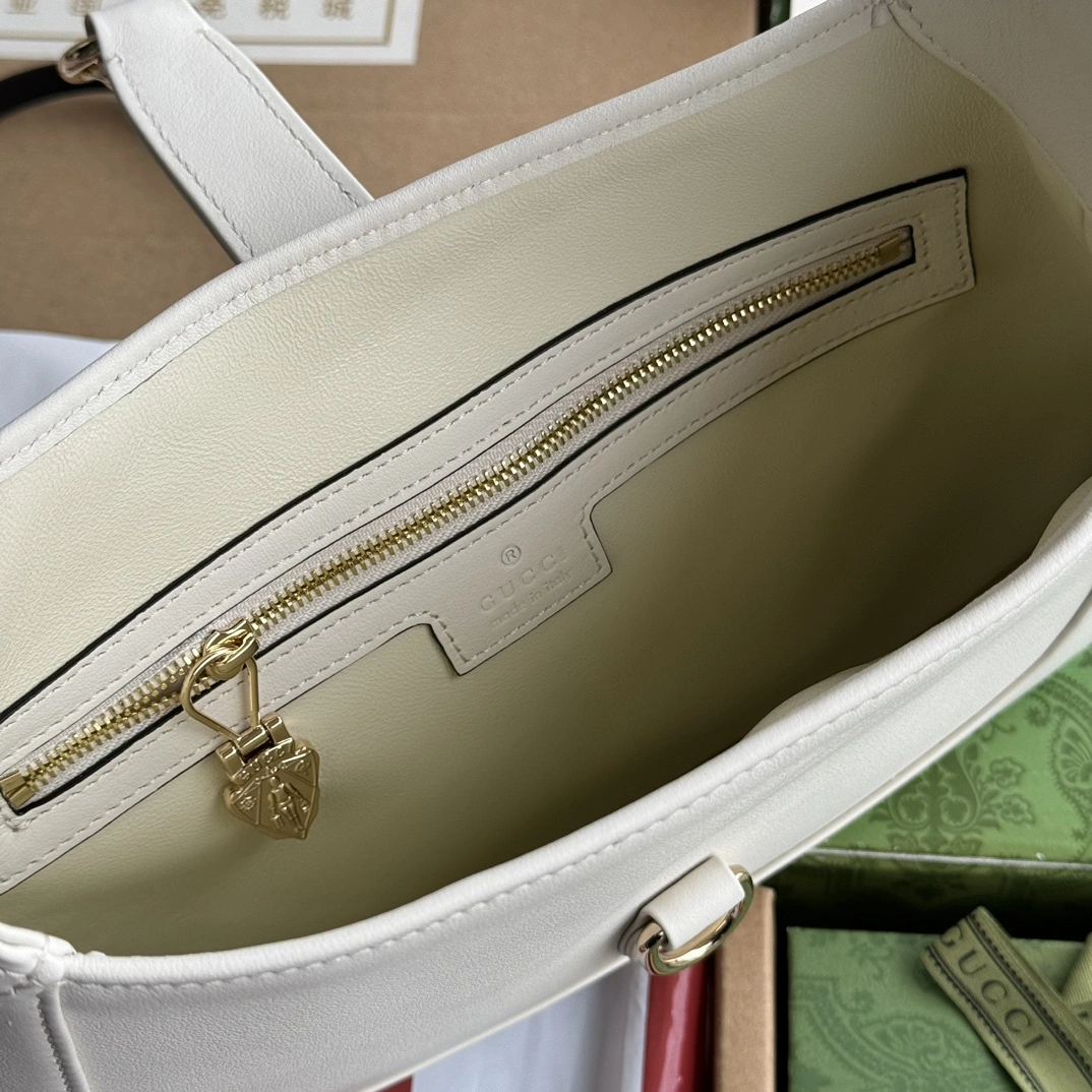 Indistinguishable Gucci Hobo Bags