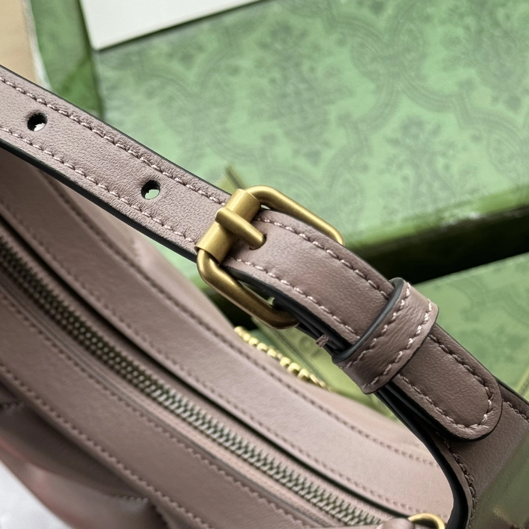 Indistinguishable Gucci Hobo Bags