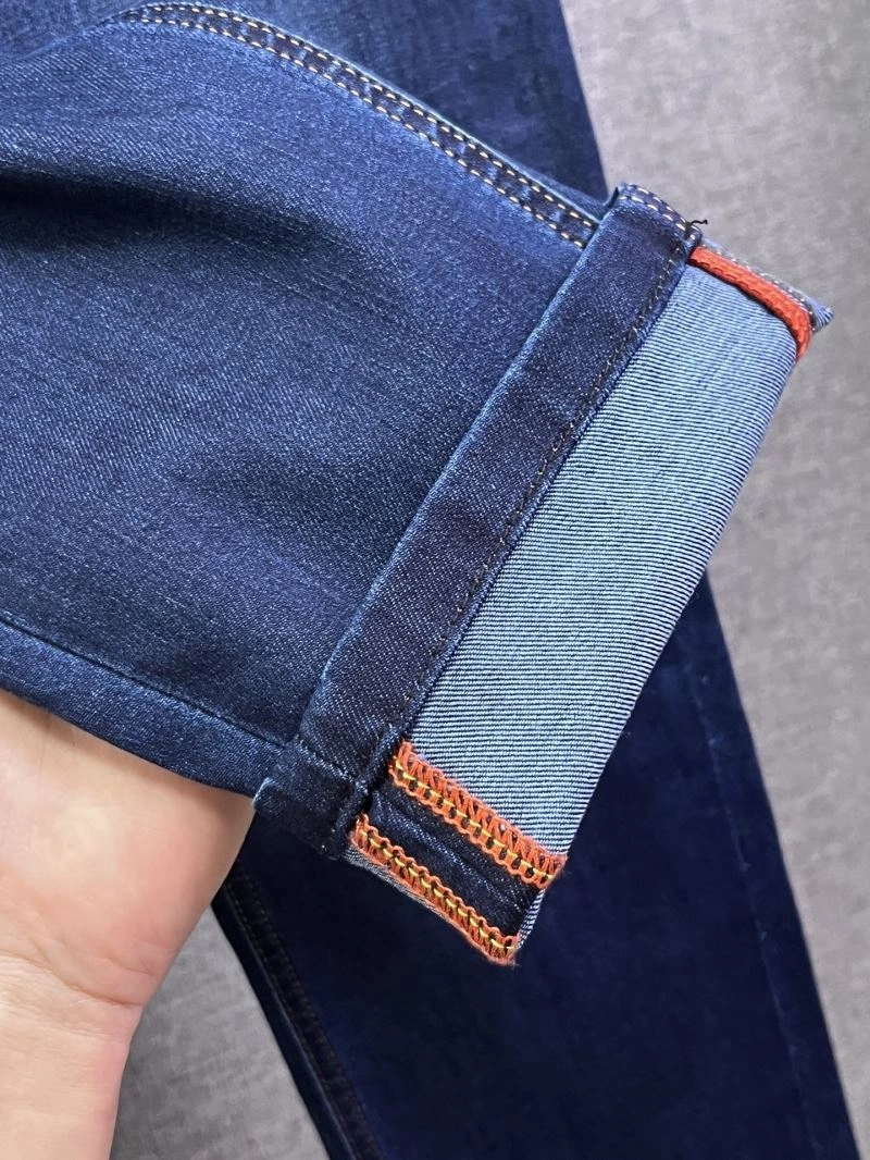 Top match Gucci Jeans