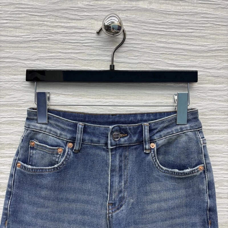 Low-cost Gucci Jeans