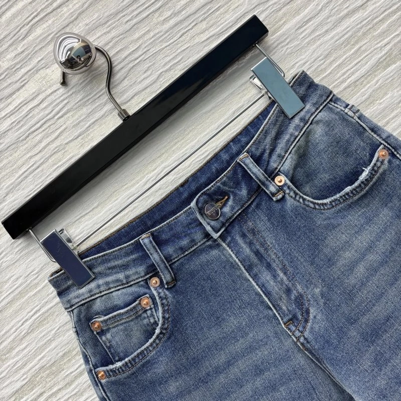 Low-cost Gucci Jeans
