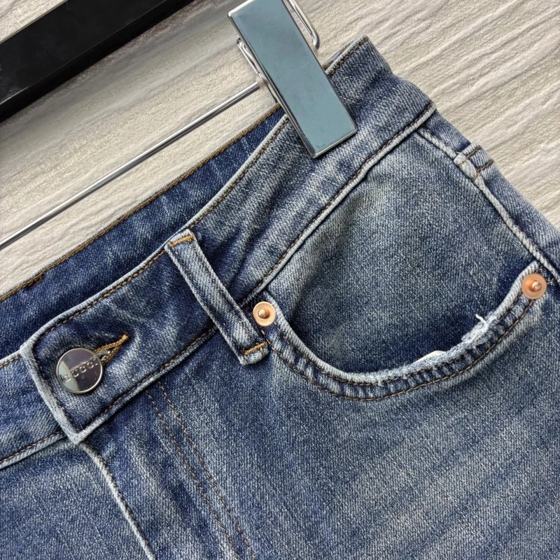 Low-cost Gucci Jeans