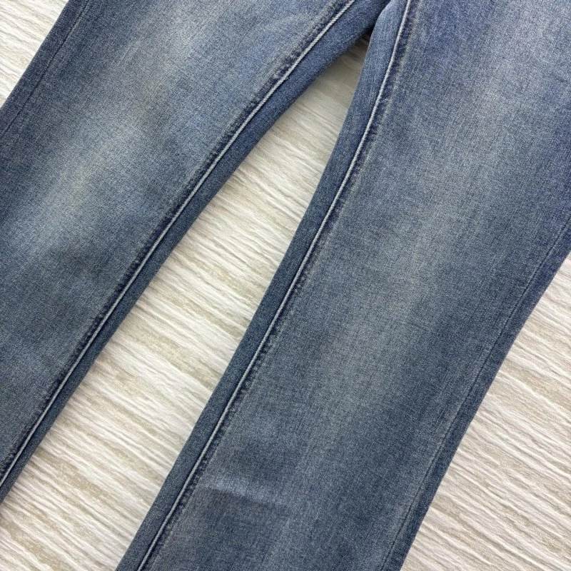 Low-cost Gucci Jeans