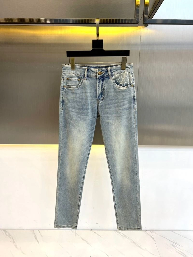 Low-cost Gucci Jeans