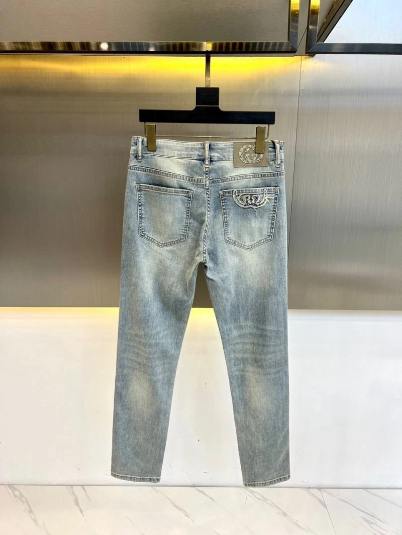 Low-cost Gucci Jeans
