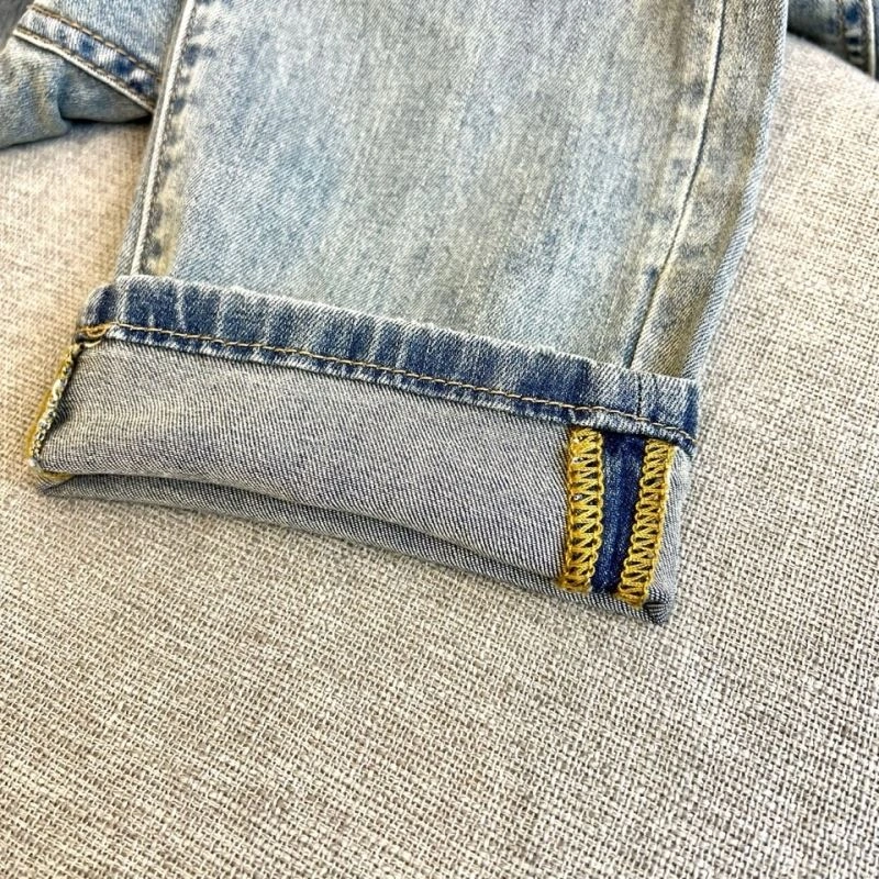 Low-cost Gucci Jeans