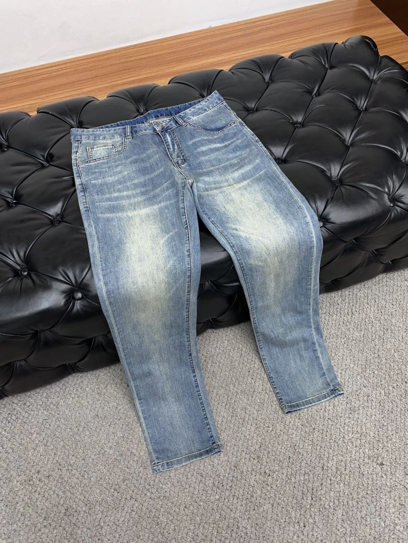 Low-cost Gucci Jeans