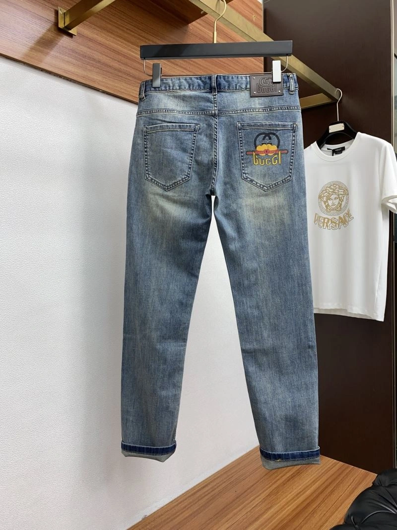 Low-cost Gucci Jeans
