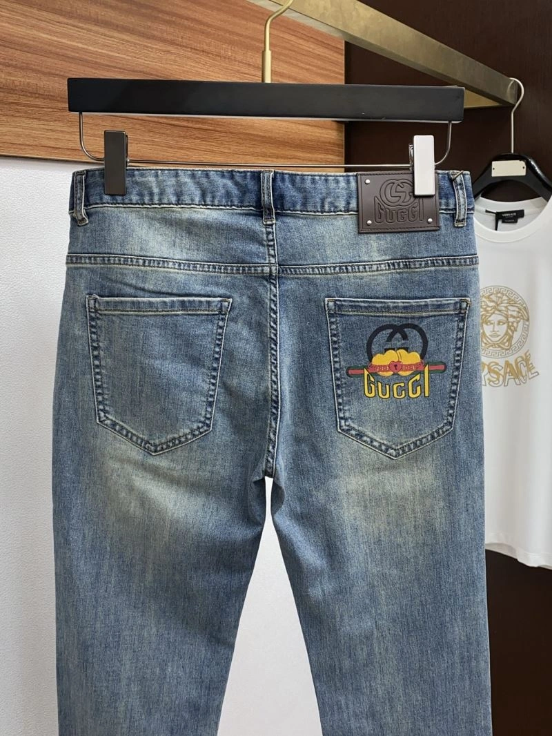 Low-cost Gucci Jeans
