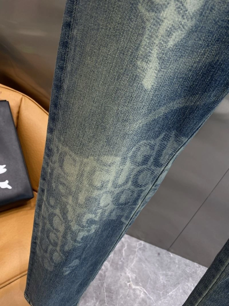 Low-cost Gucci Jeans