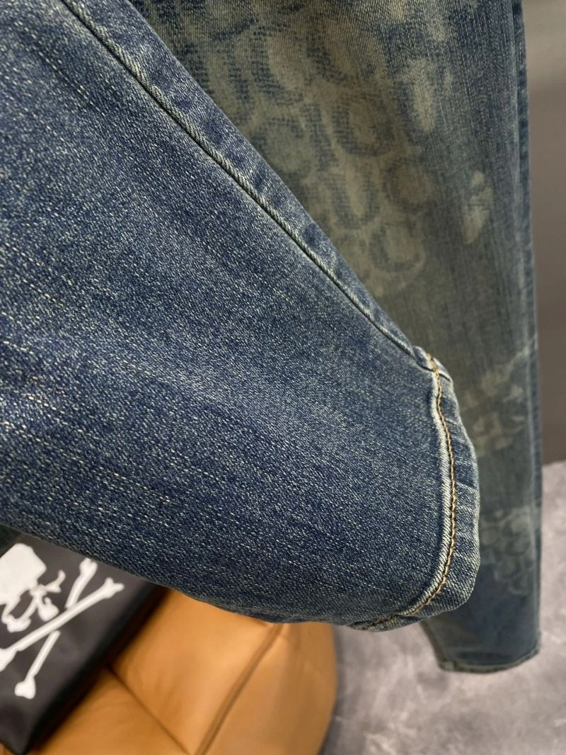 Low-cost Gucci Jeans