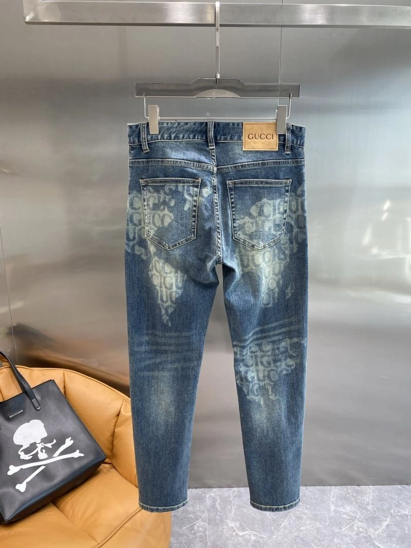 Low-cost Gucci Jeans