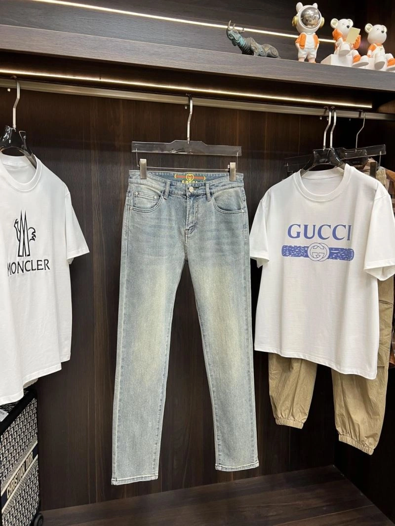 Low-cost Gucci Jeans