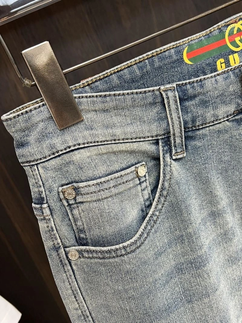 Low-cost Gucci Jeans