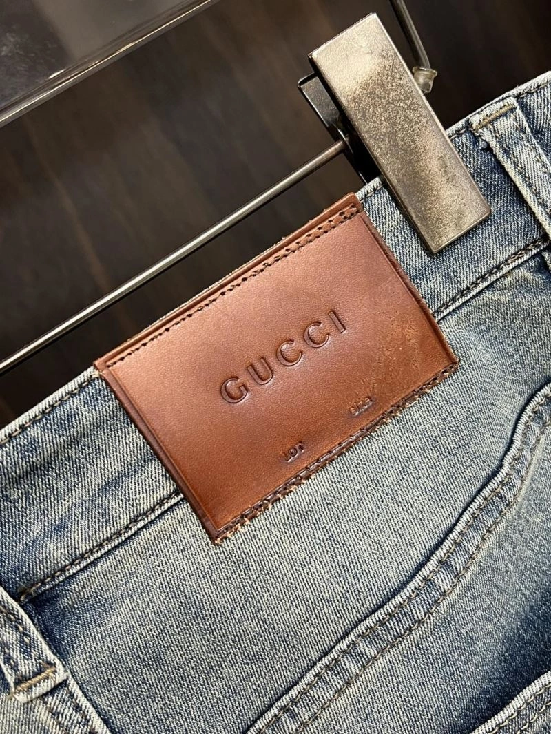 Low-cost Gucci Jeans