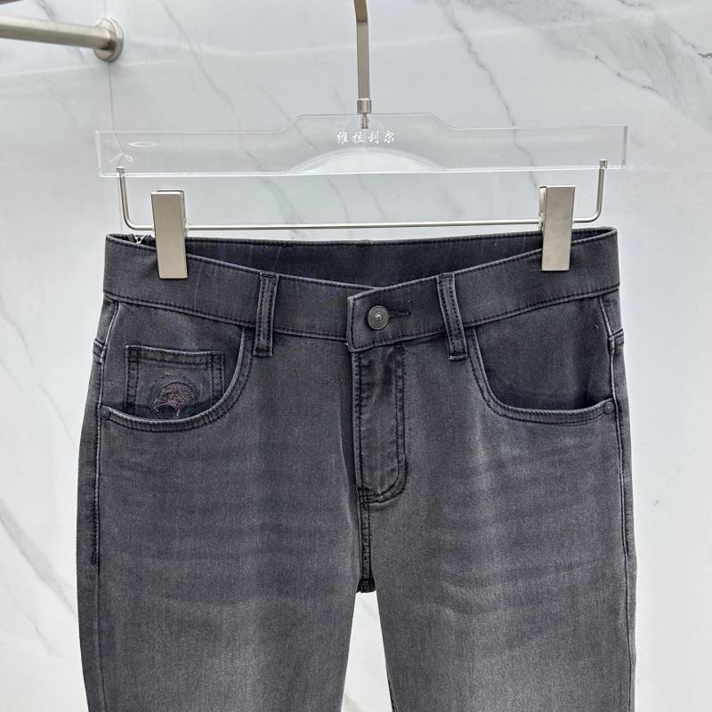 Low-cost Gucci Jeans