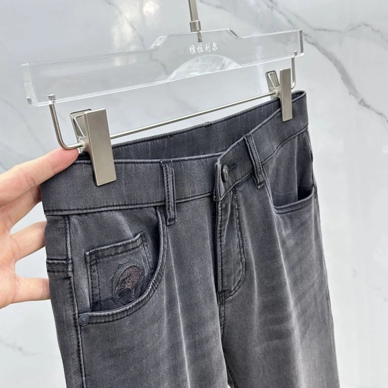 Low-cost Gucci Jeans