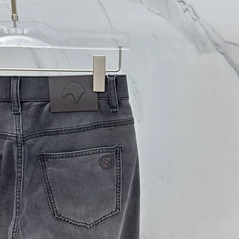 Low-cost Gucci Jeans