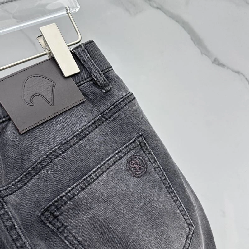 Low-cost Gucci Jeans