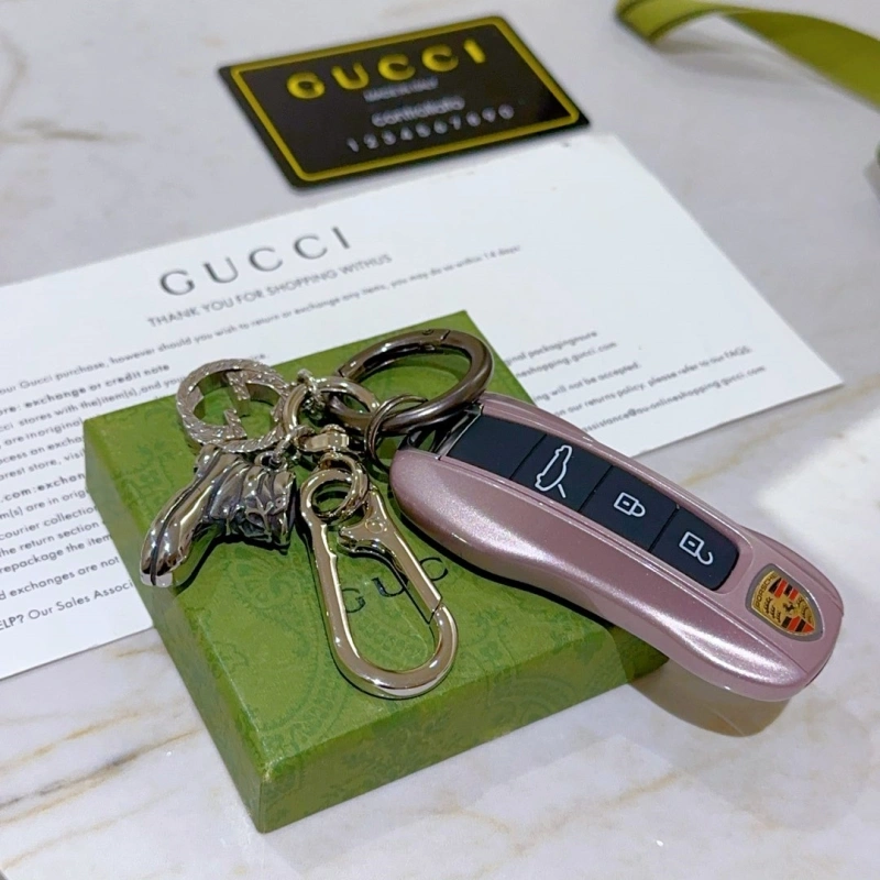 Top mirror Gucci Keychains