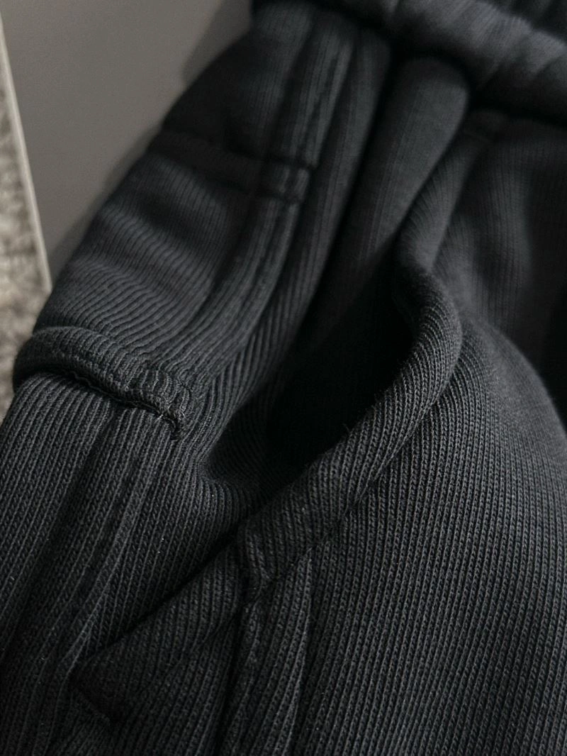 Accurate model Gucci Long Pants