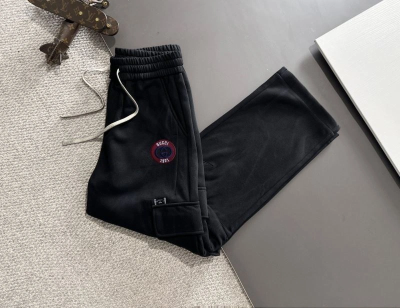 Accurate model Gucci Long Pants