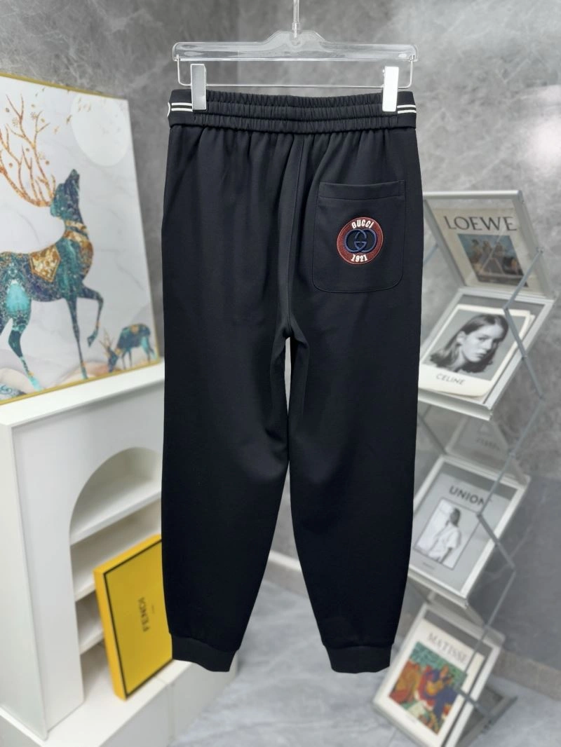 Accurate model Gucci Long Pants