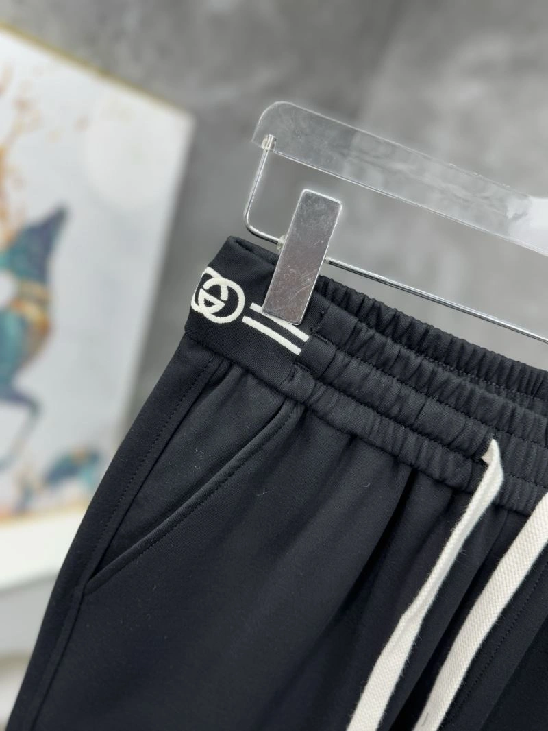 Accurate model Gucci Long Pants