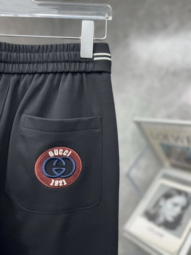 Accurate model Gucci Long Pants