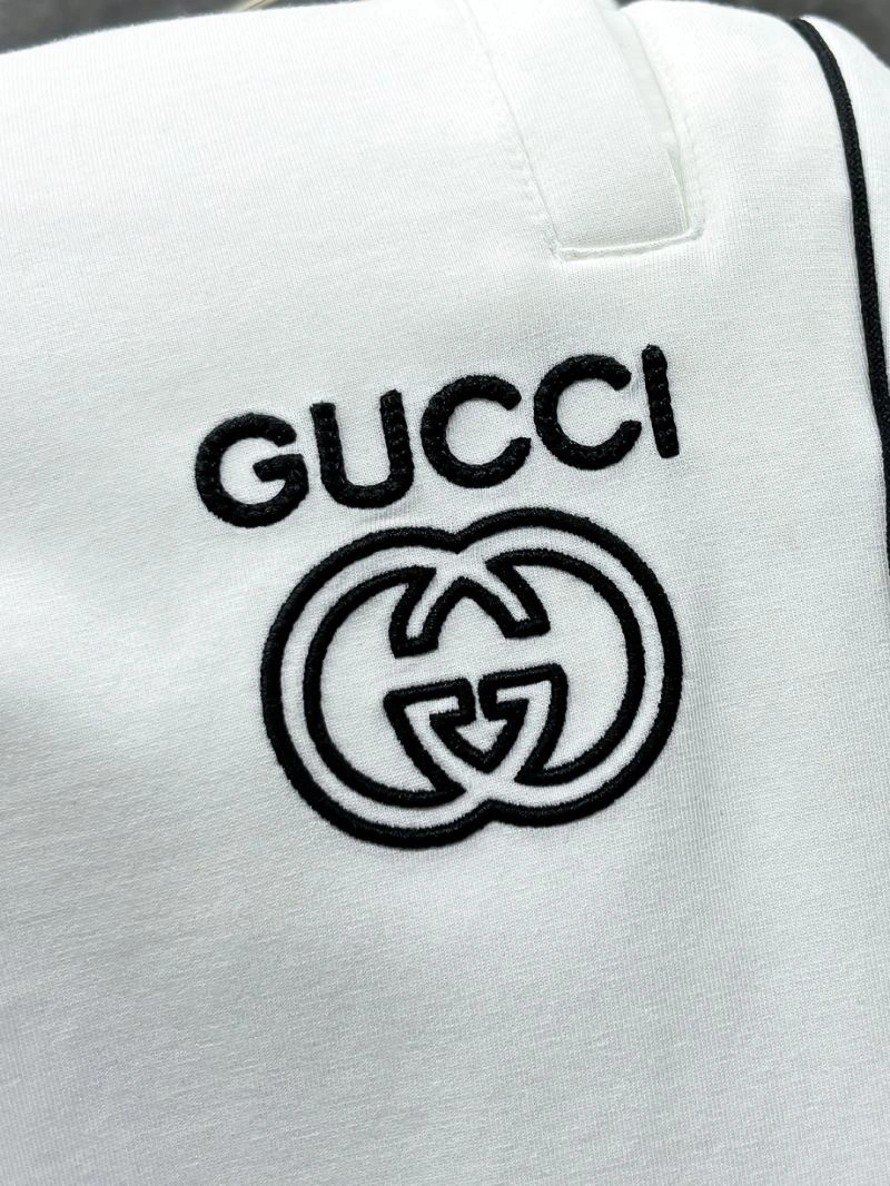 Accurate model Gucci Long Pants