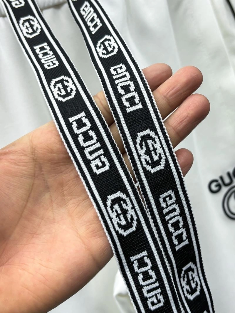 Accurate model Gucci Long Pants