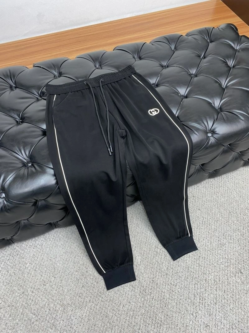 Accurate model Gucci Long Pants