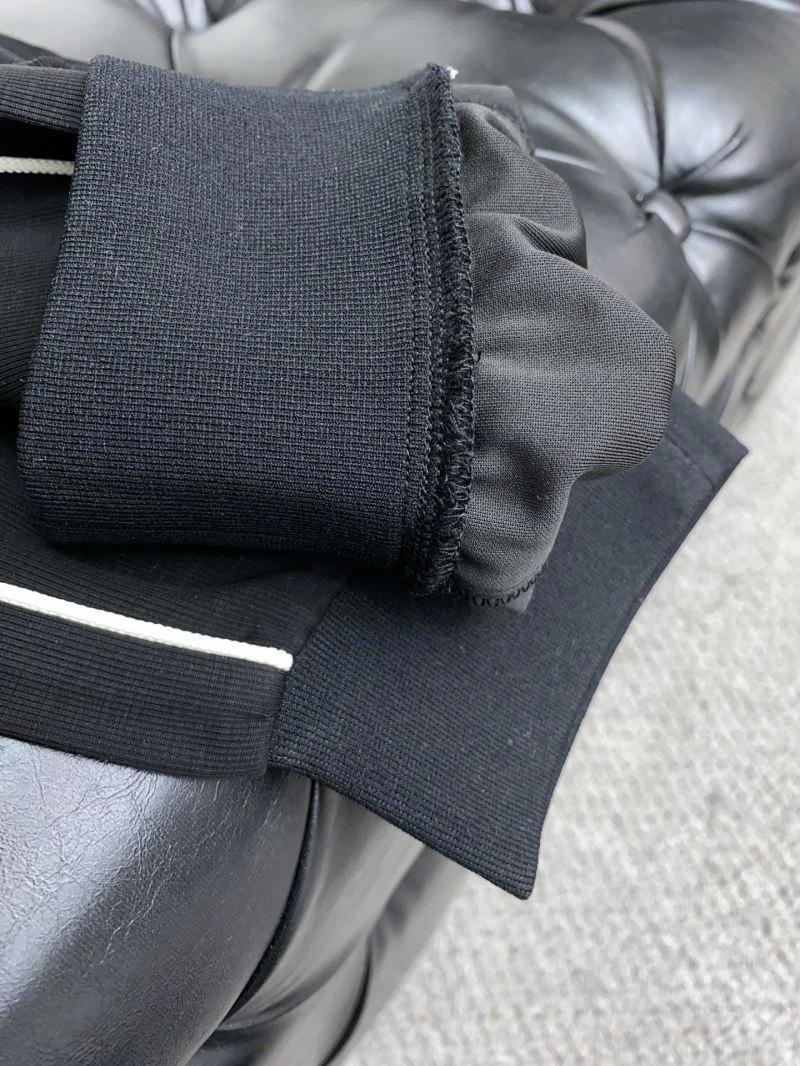 Accurate model Gucci Long Pants