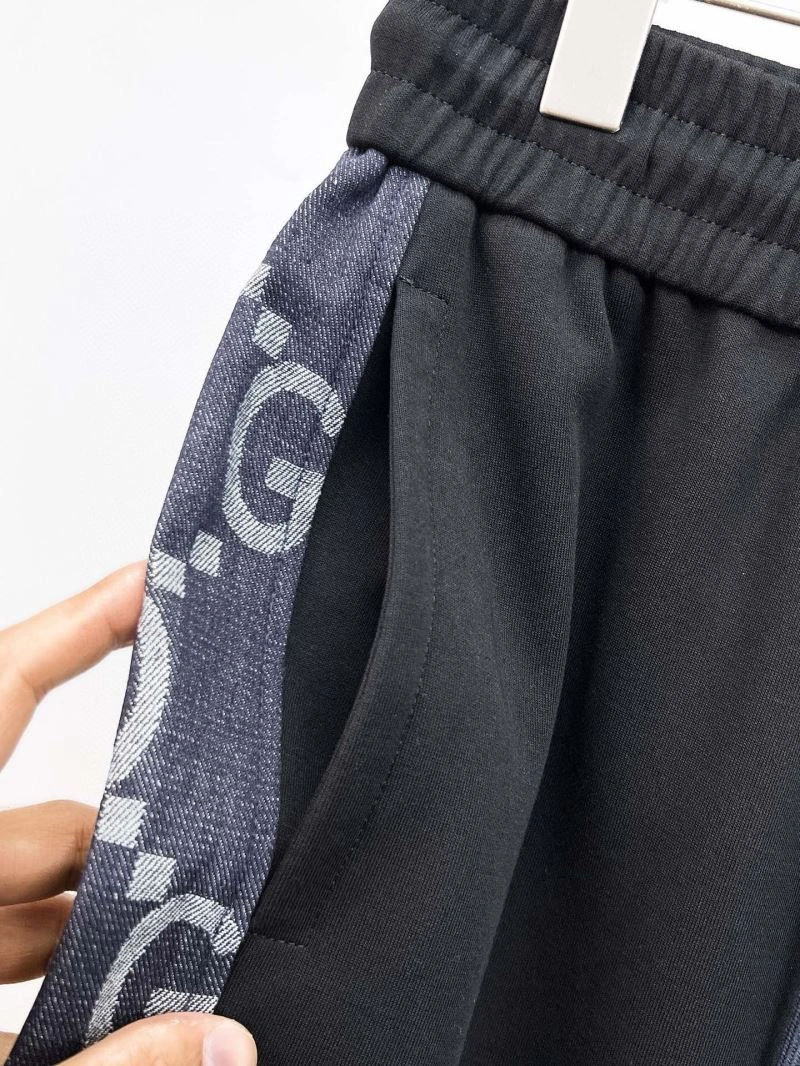 Accurate model Gucci Long Pants