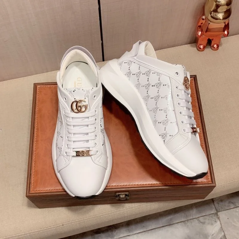 Accurate model Gucci Low Shoes