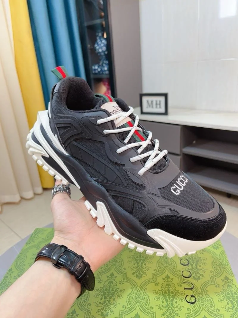 Bargain Gucci Low Shoes