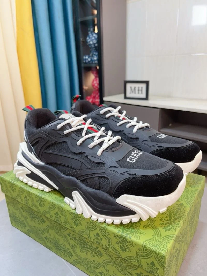 Bargain Gucci Low Shoes