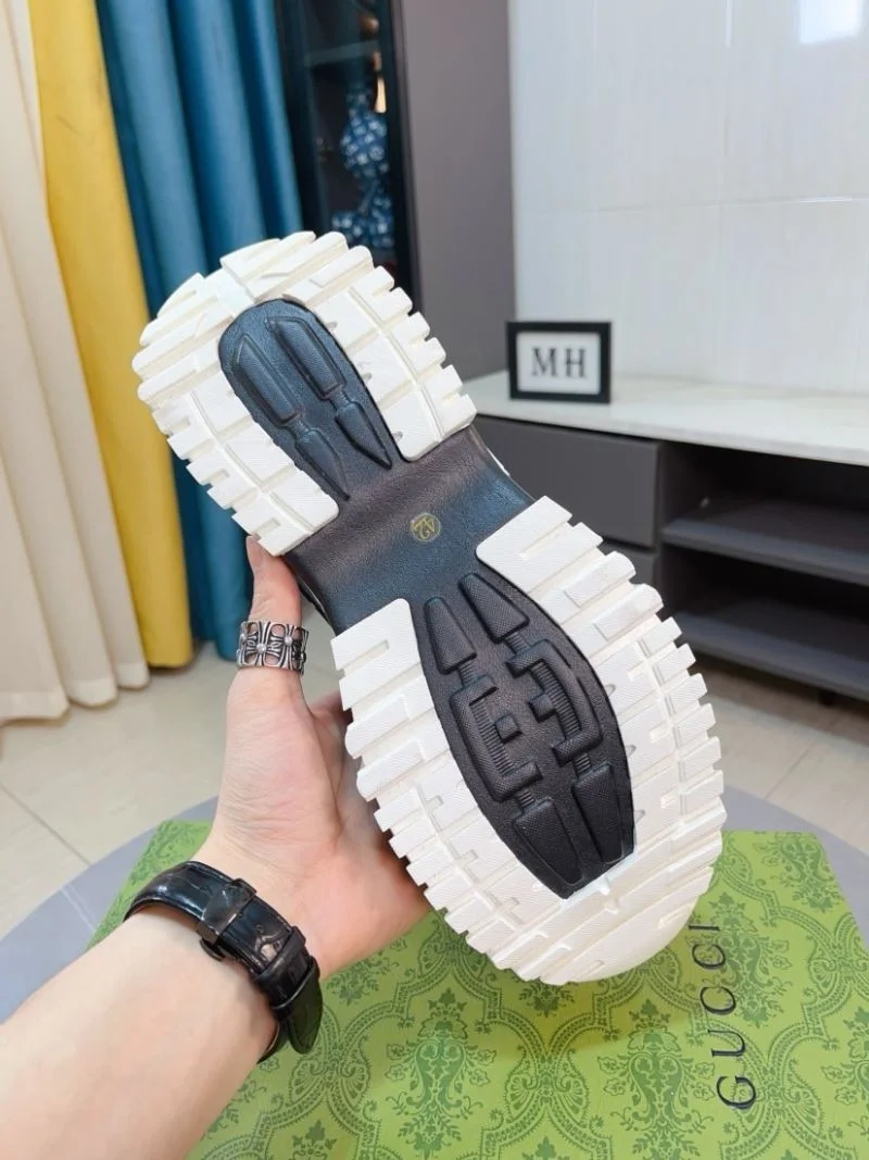 Bargain Gucci Low Shoes