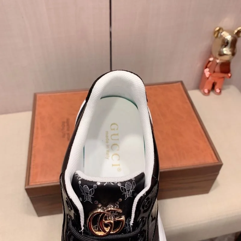 Value-priced Gucci Low Shoes